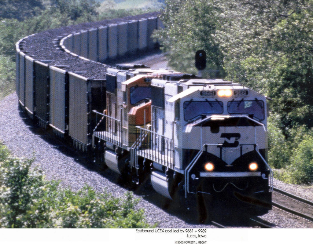 BNSF GM/EMD SD70MAC 9989 and BN/BNSF GM/EMD SD70MAC 9661